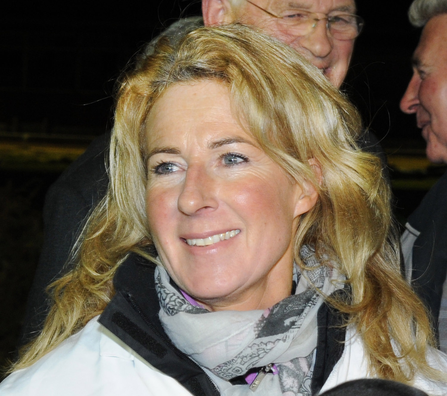 QUEEN KIM RULES AT MONMORE - JUST!! - Greyhound Star | News from the ...