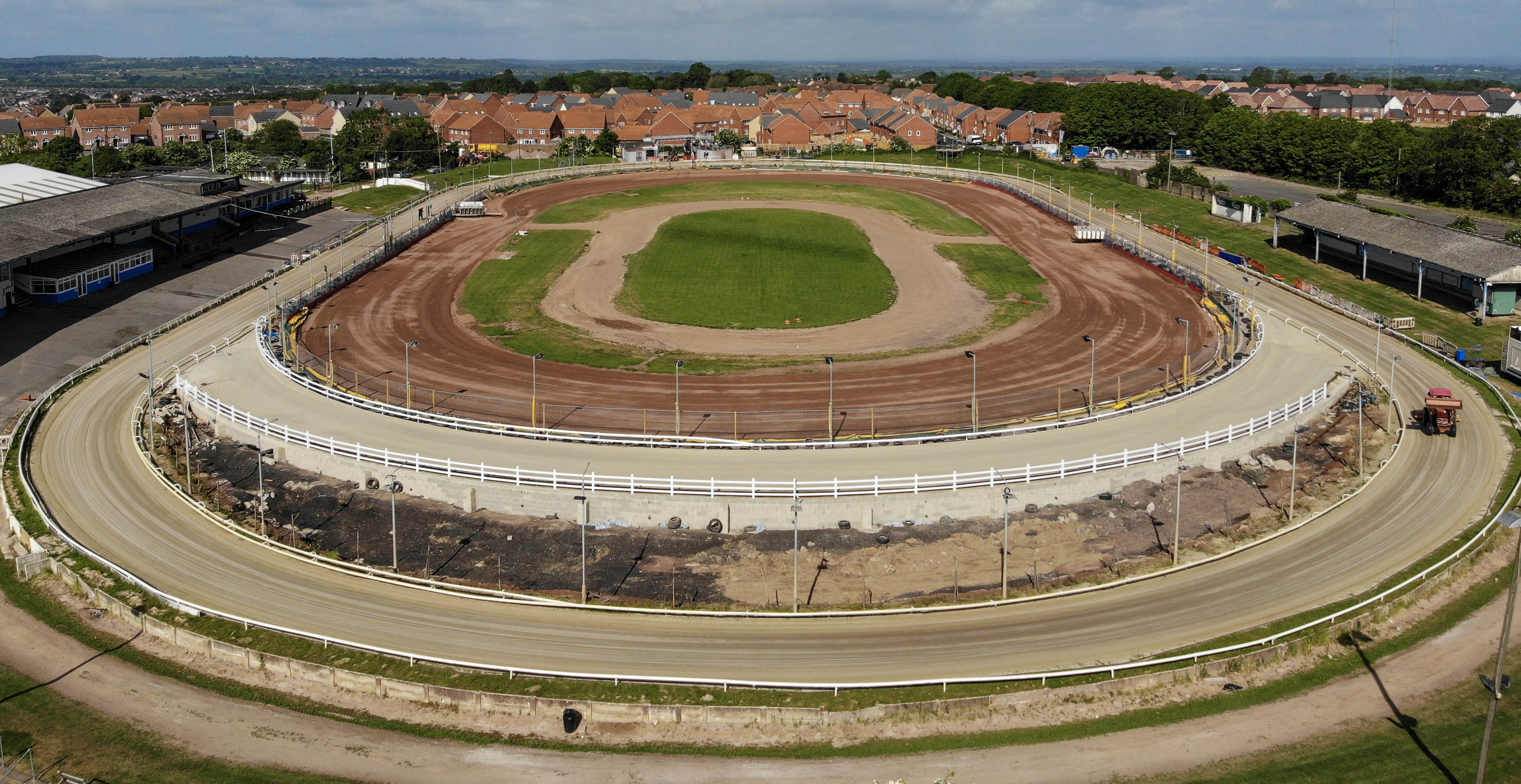 PRODUCE STAKES LAST EVENT BEFORE SWINDON SWITCH - Greyhound Star | News ...